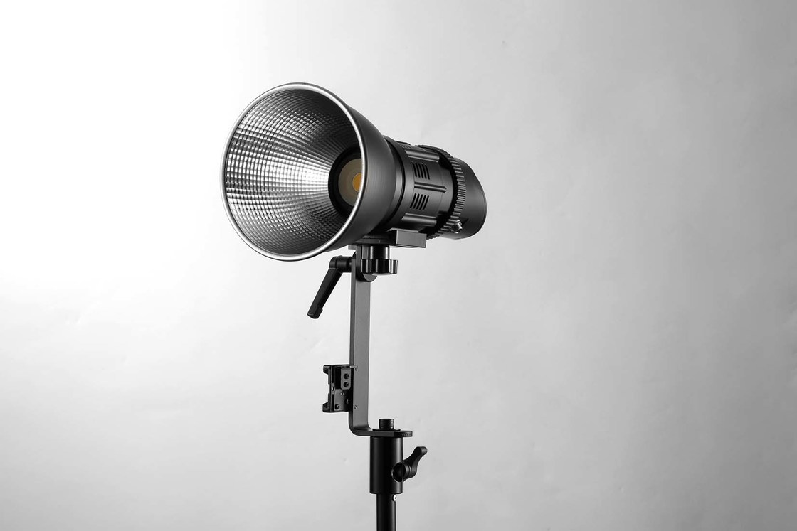 Compact LED light Focus 50D, Daylight 5600K, 9714Lux/m with reflector ...