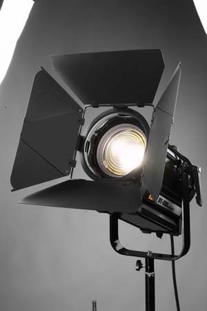 DMX LED Fresnel Stage Lighting LED Fresnel Spotlight For Indoor / Outdoor